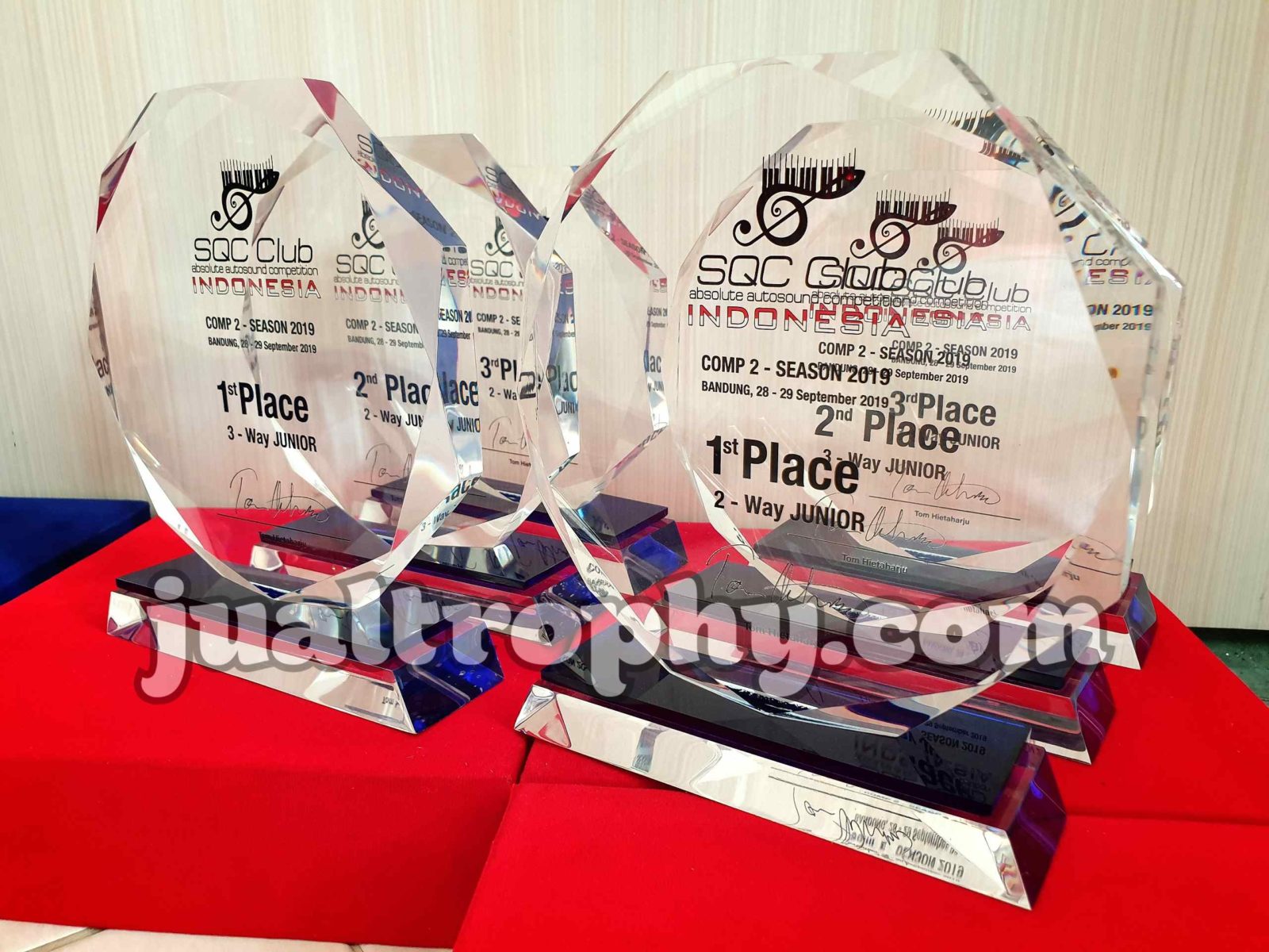 Piala Akrilik – Jual Trophy