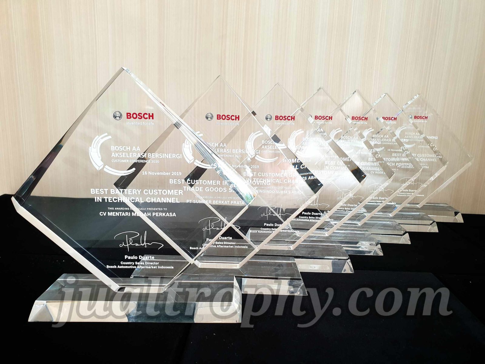 Piala Akrilik – Jual Trophy